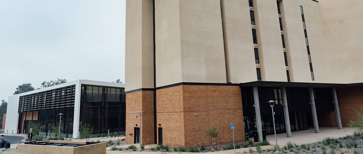 Dundee | UCR Housing Services